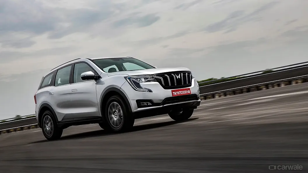 XUV700 Right Front Three Quarter Image, XUV700 Photos in India - CarWale