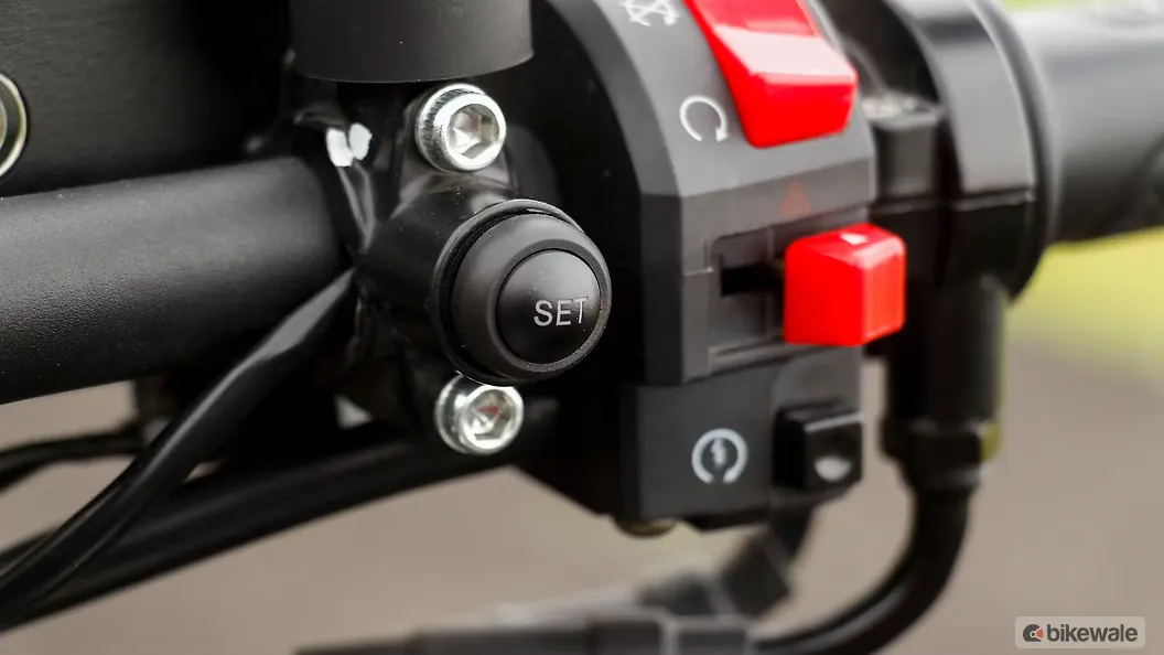 Benelli 502C Left Side Multifunction Switchgear Image – BikeWale
