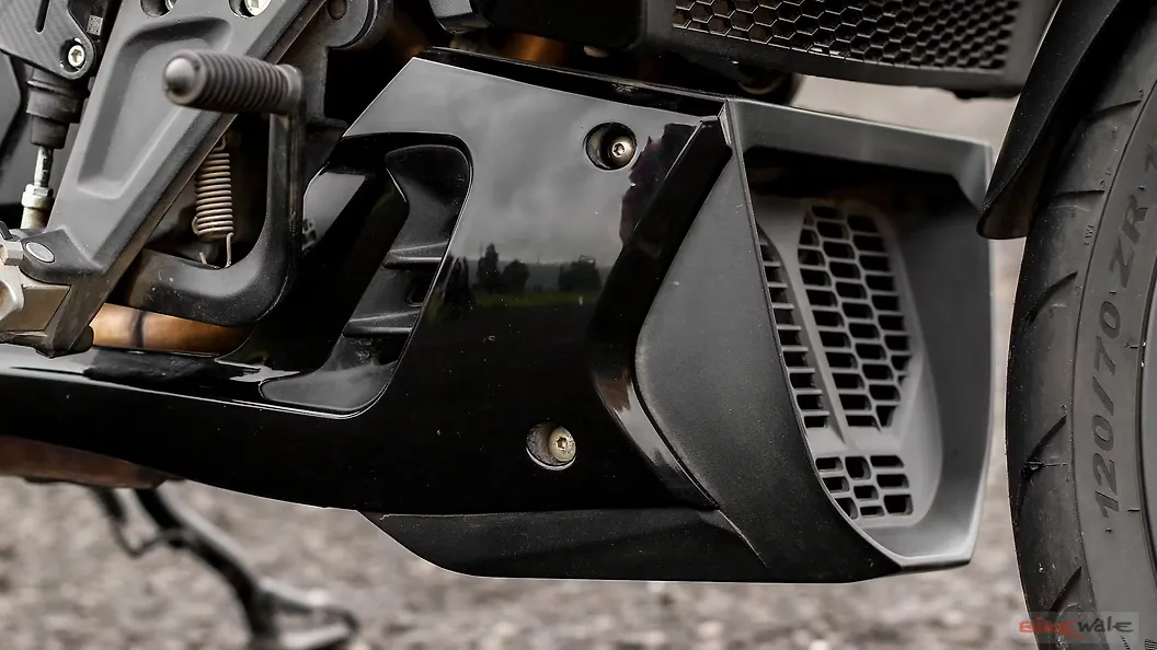 Benelli 502C Radiator Image – BikeWale