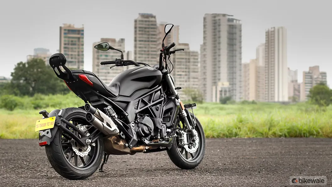 Benelli 502C Rear Turn Indicators Image – BikeWale