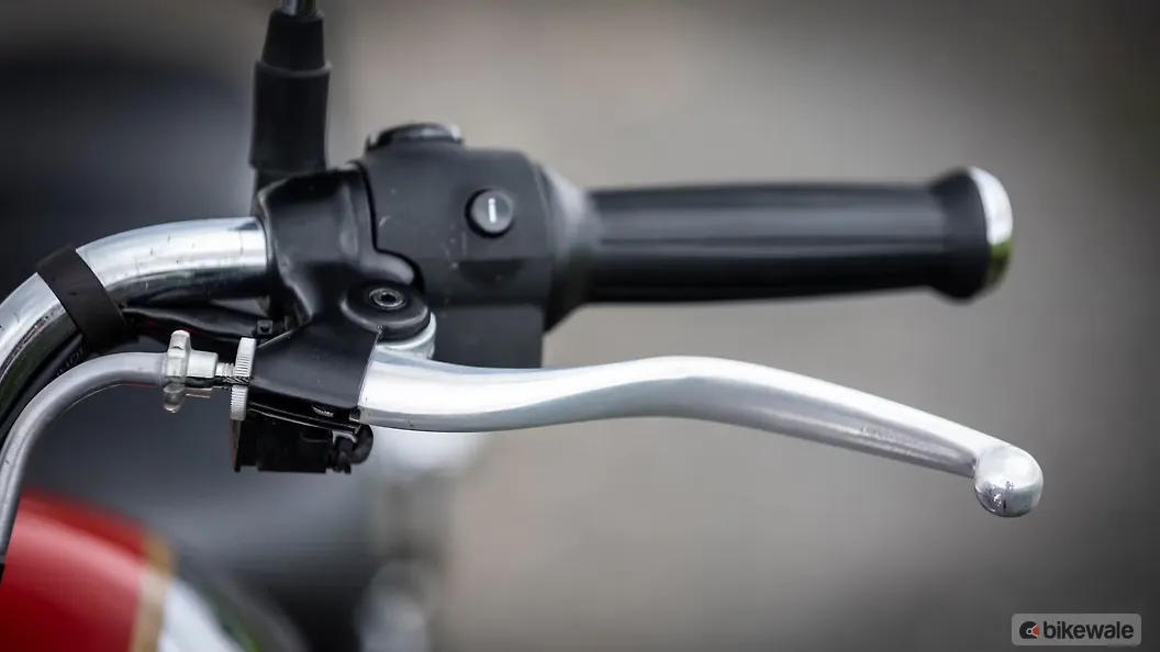 Royal Enfield Classic 350 [2020] Handlebar Image – BikeWale