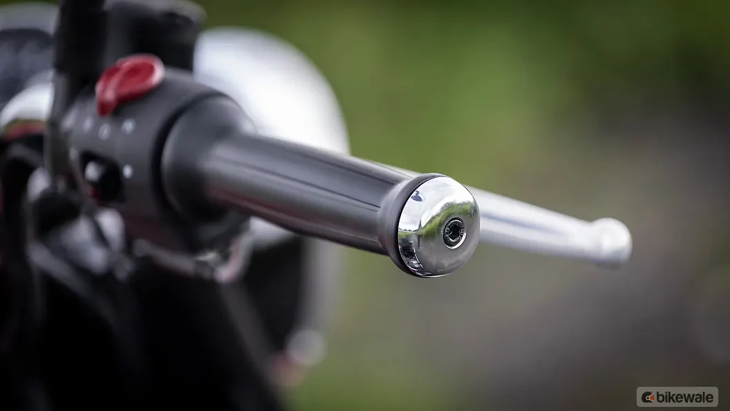 Royal Enfield Classic 350 [2020] Handlebar Image – BikeWale