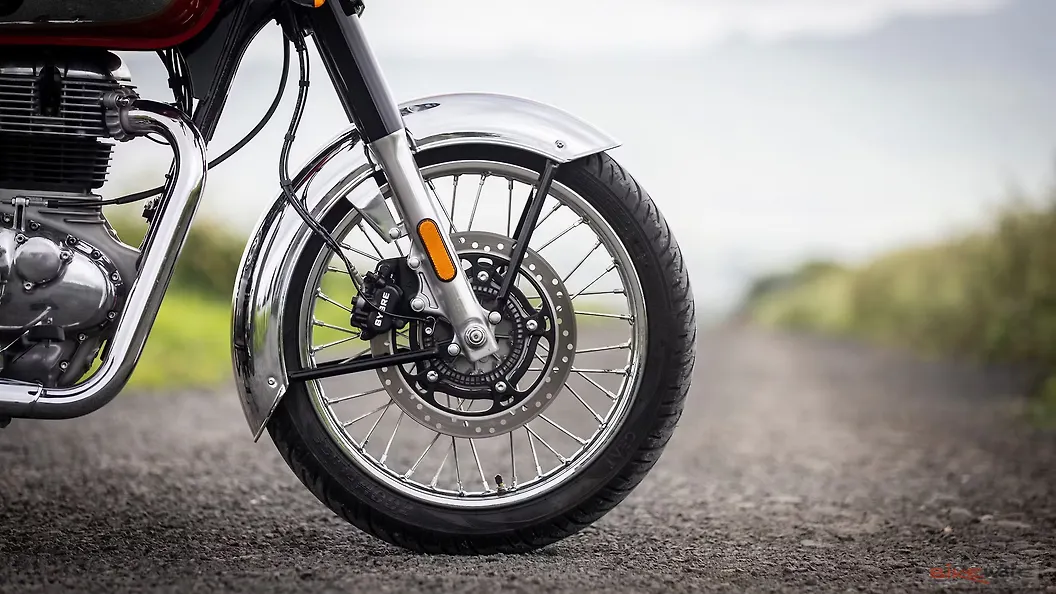 Royal Enfield Classic 350 Rear View Mirror Image – BikeWale