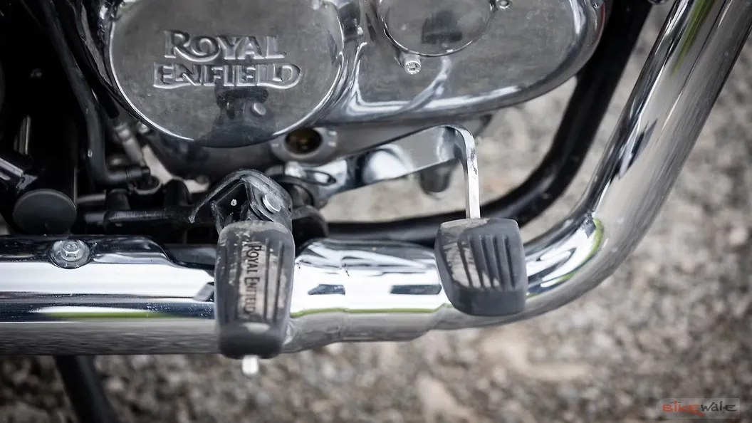 Royal Enfield Classic 350 Rider Footpeg Image – BikeWale