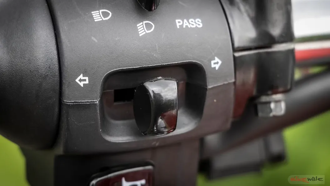 Royal Enfield Classic 350 Handle Bar Image – BikeWale