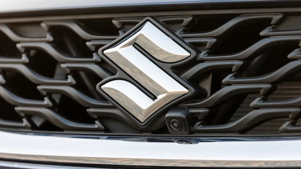 Baleno Front Logo Image, Baleno Photos in India - CarWale