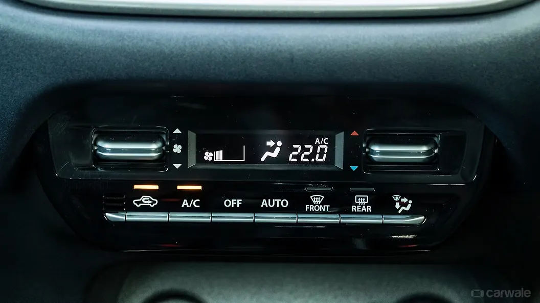 Baleno AC Controls Image, Baleno Photos in India - CarWale