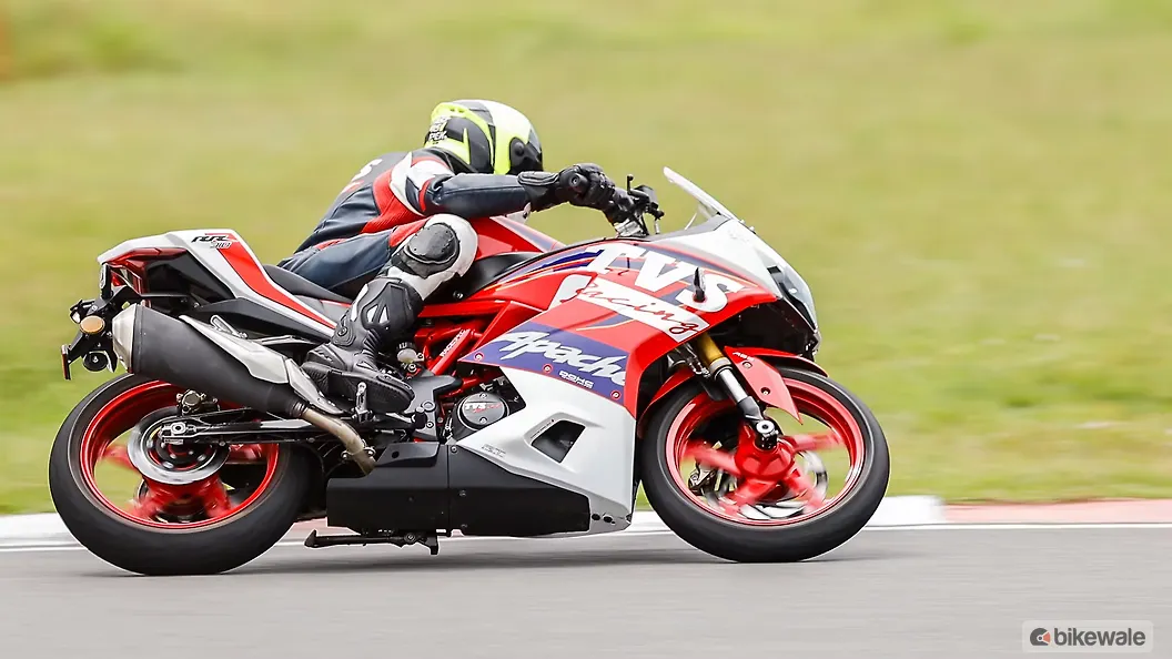 TVS Apache RR 310 [2020-2023] Right Front Three Quarter Image – BikeWale