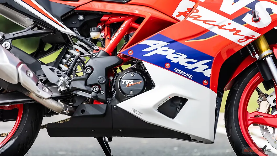 TVS Apache RR310 Handlebar Clamp Image – BikeWale