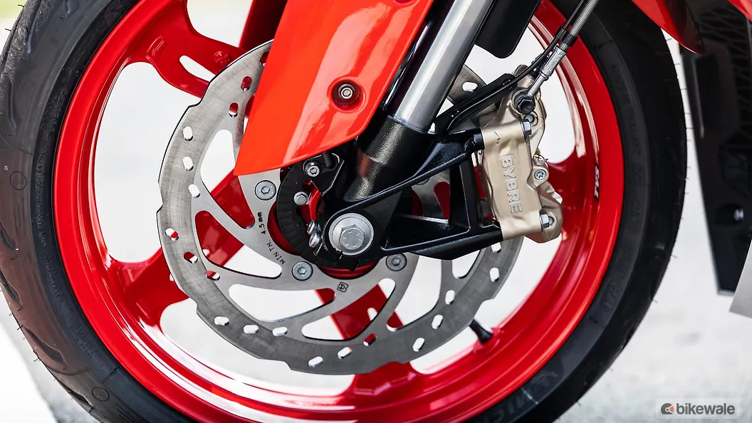 TVS Apache RR 310 Front Brake Fluid Reservoir Image – BikeWale
