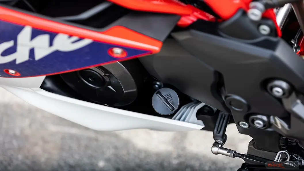 TVS Apache RR310 Branding/Fuel Tank Decal Image – BikeWale