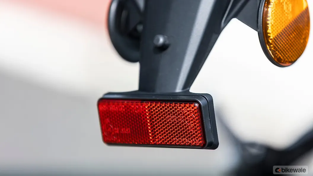 TVS Apache RR 310 Rear Reflex Reflector Image – BikeWale