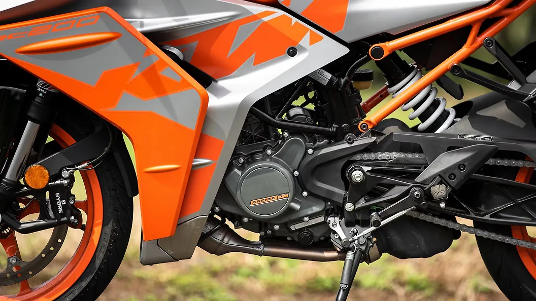 KTM RC 200 Engine From Left Image – BikeWale