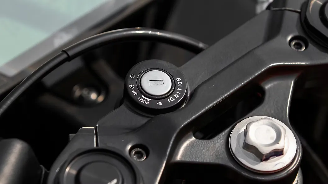 KTM RC 200 Ignition Switch Image – BikeWale