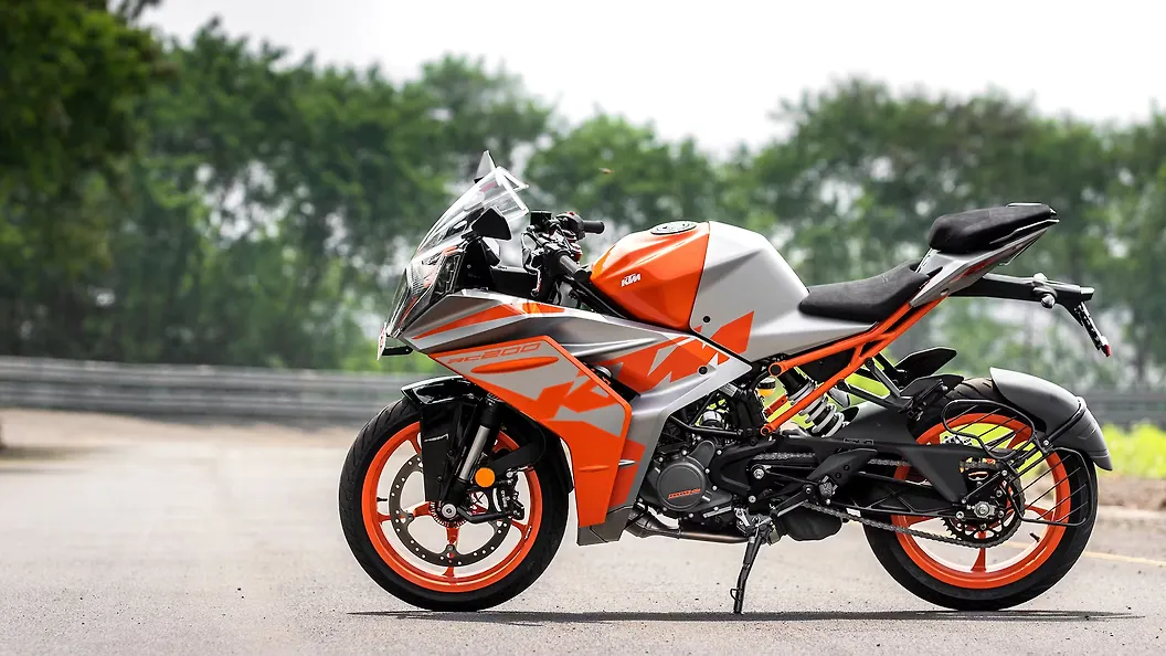 KTM RC 200 Left Side View Image – BikeWale