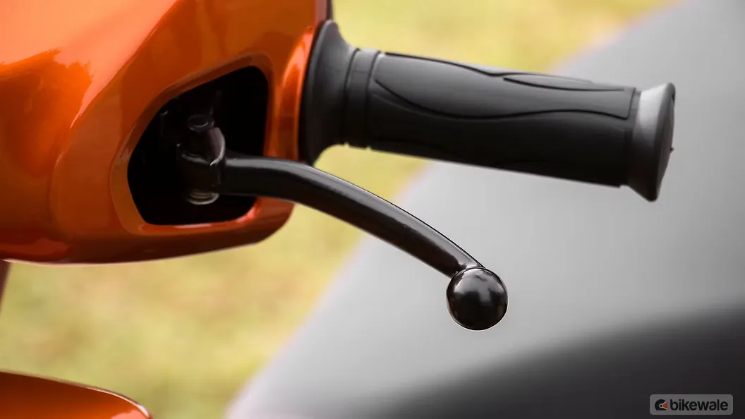 TVS Jupiter 125 Bar End Weight Image – BikeWale