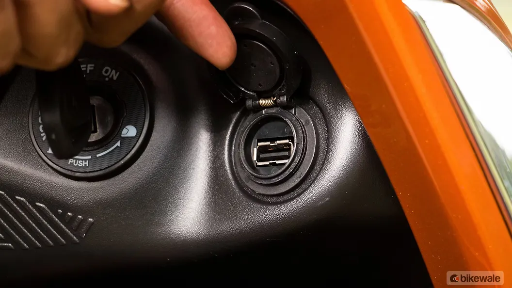 TVS Jupiter 125 USB Charging Port Image – BikeWale