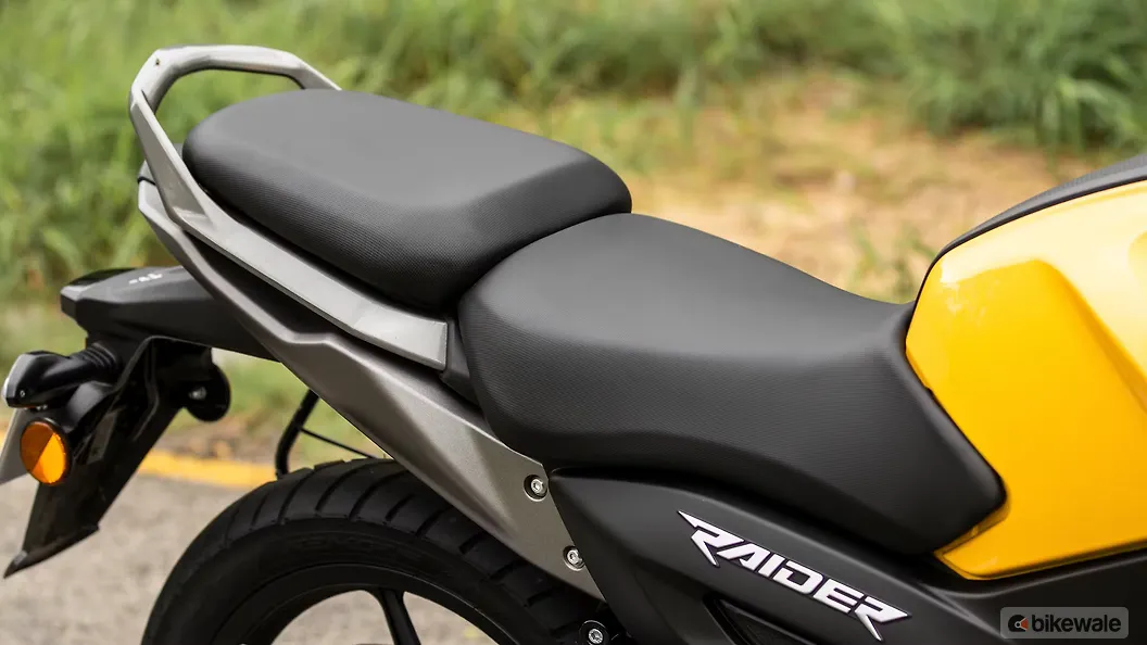 TVS Raider 125 Pillion Seat Image – BikeWale