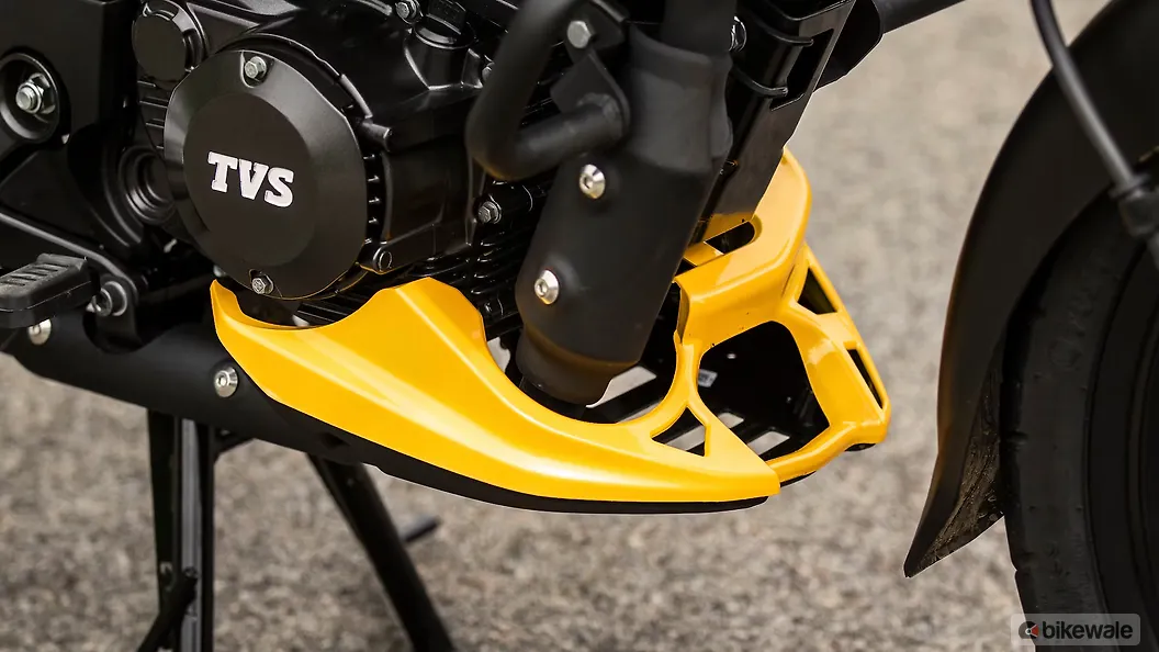 TVS Raider 125 Engine From Right Image – BikeWale