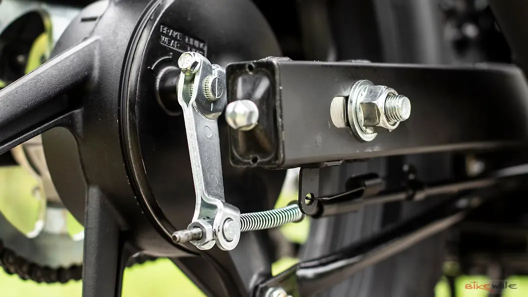 TVS Raider 125 Rear Drum Brake Image – BikeWale