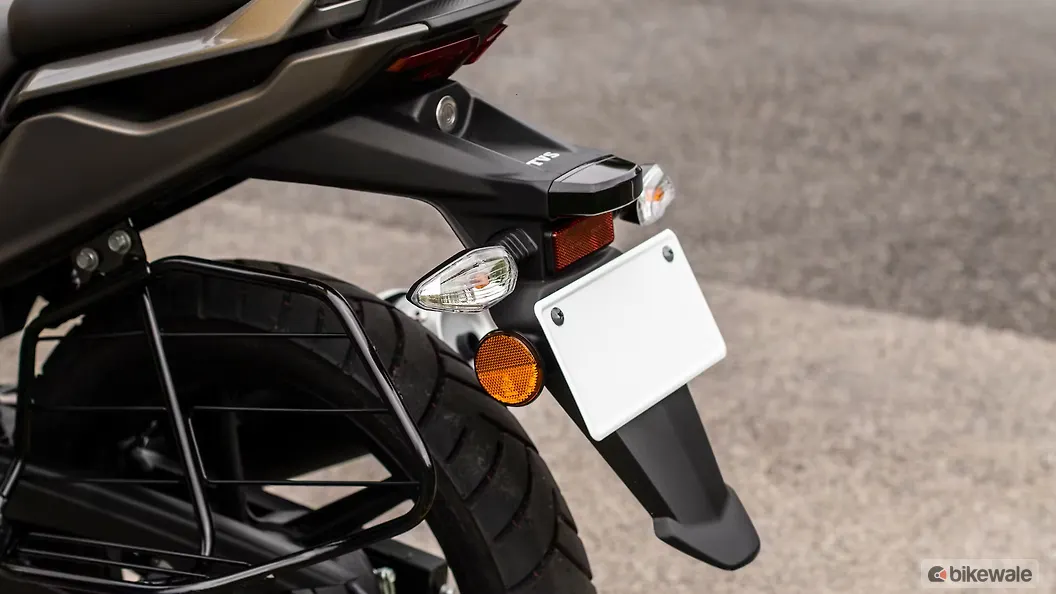 TVS Raider 125 Rear Reflex Reflector Image – BikeWale