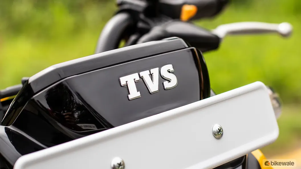 TVS Radeon Front View Image – BikeWale
