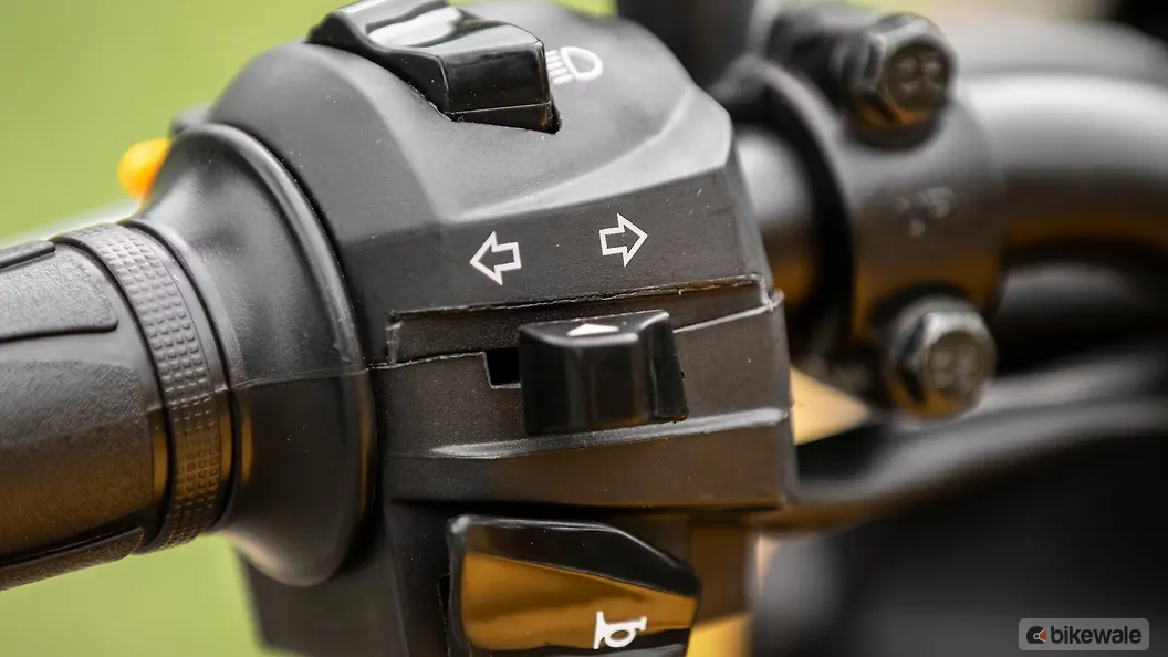 TVS Radeon Left Side Multifunction Switchgear Image – BikeWale