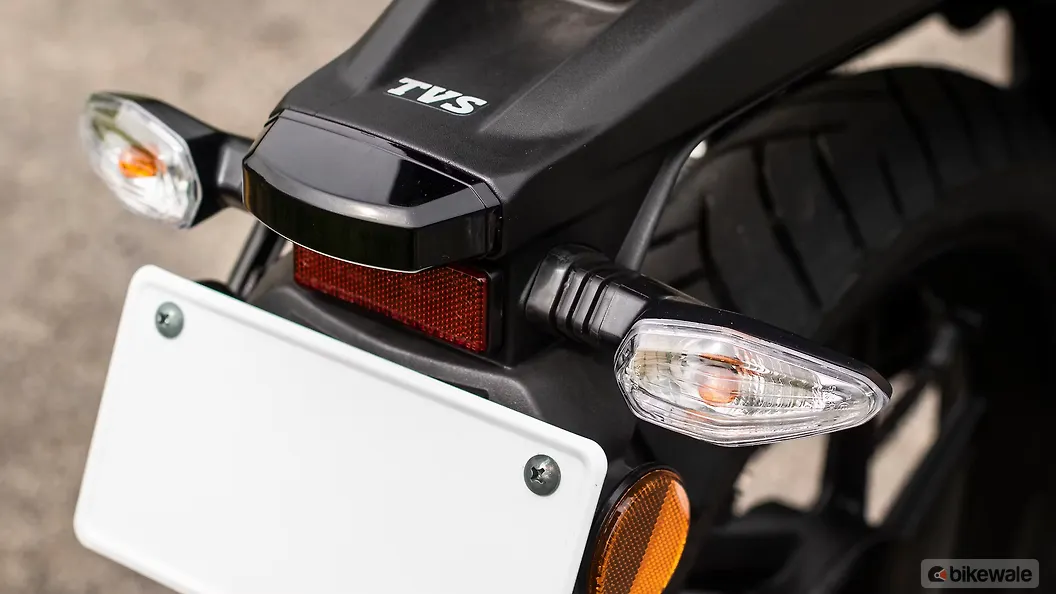 TVS Radeon Rear Turn Indicators Image – BikeWale