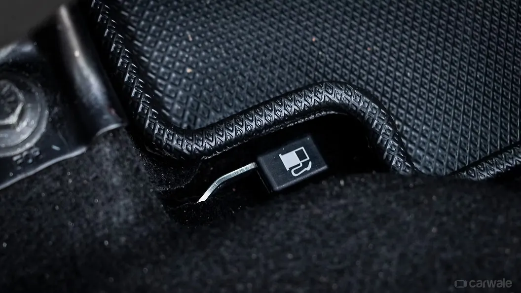 C3 Boot Release Lever/Fuel Lid Release Lever Image, C3 Photos in India ...