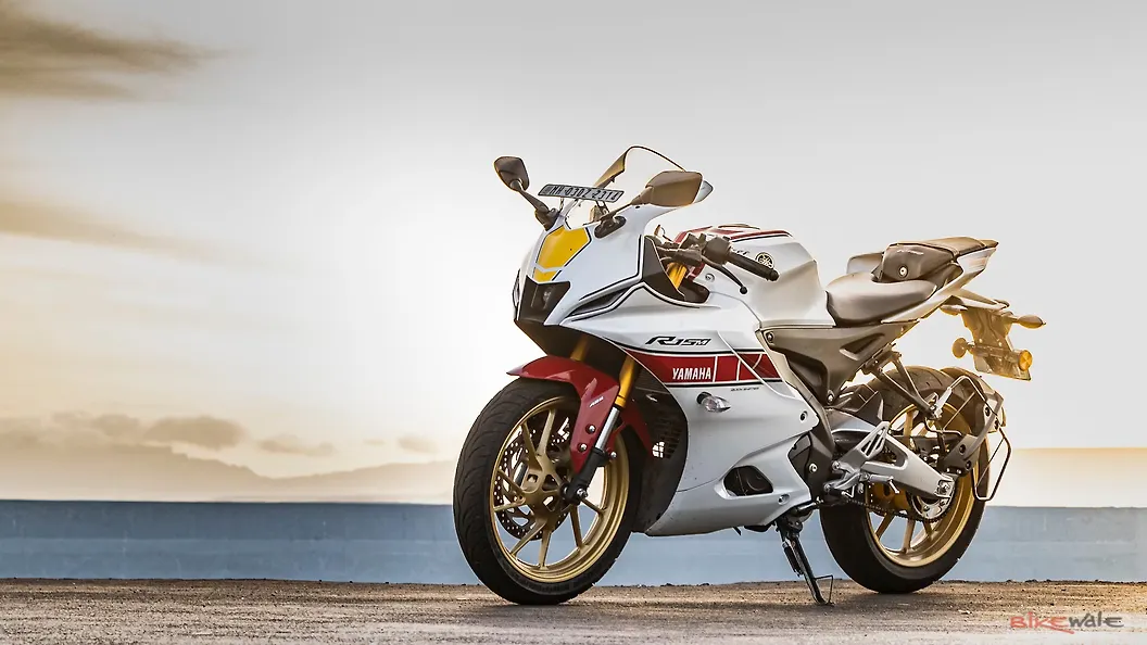 Yamaha R15 V4 Front View Image – BikeWale