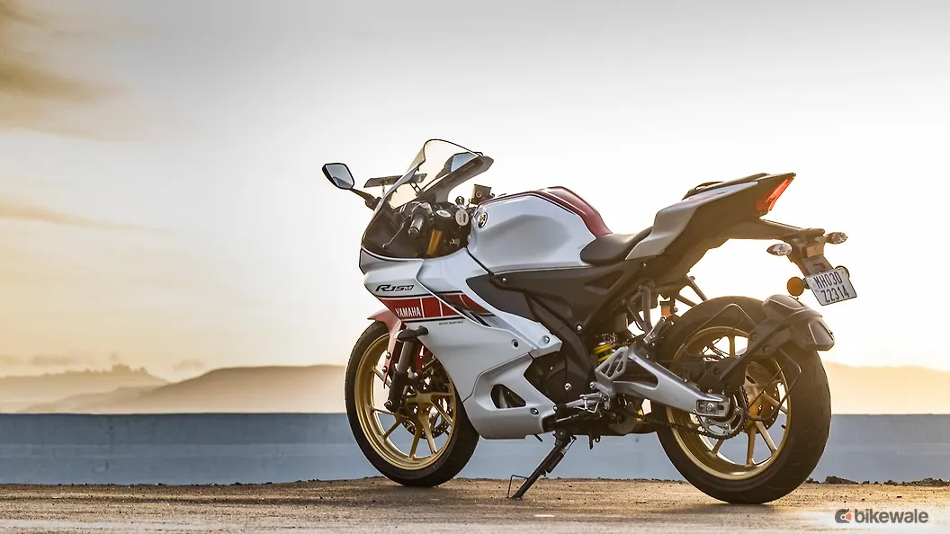 Yamaha R15 V4 Left Side View Image – BikeWale