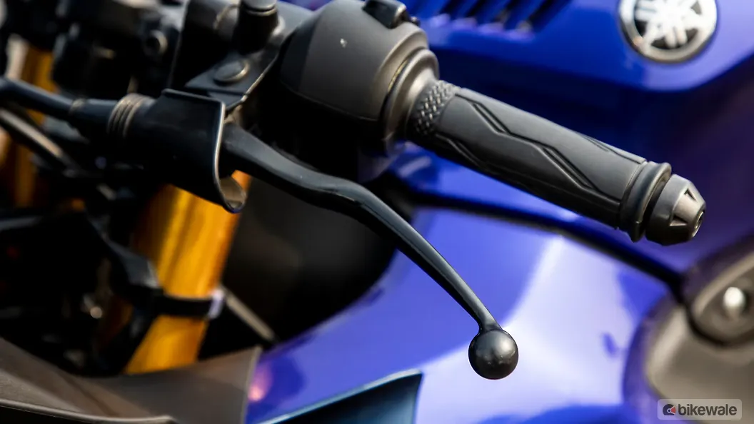 Yamaha R15 V4 Gear Shift Lever Image – BikeWale
