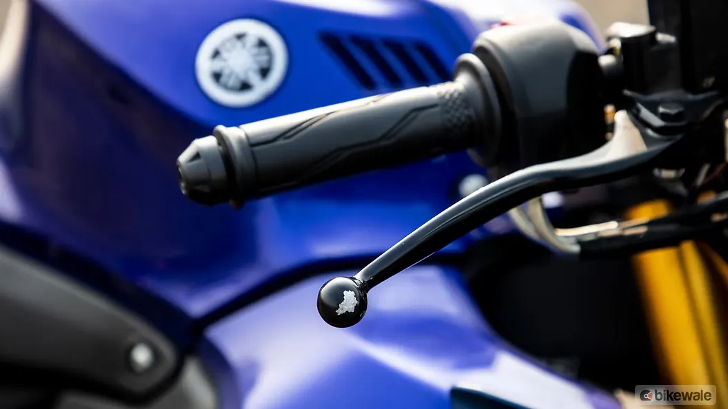 Yamaha R15 V4 Front Brake Lever Image – BikeWale