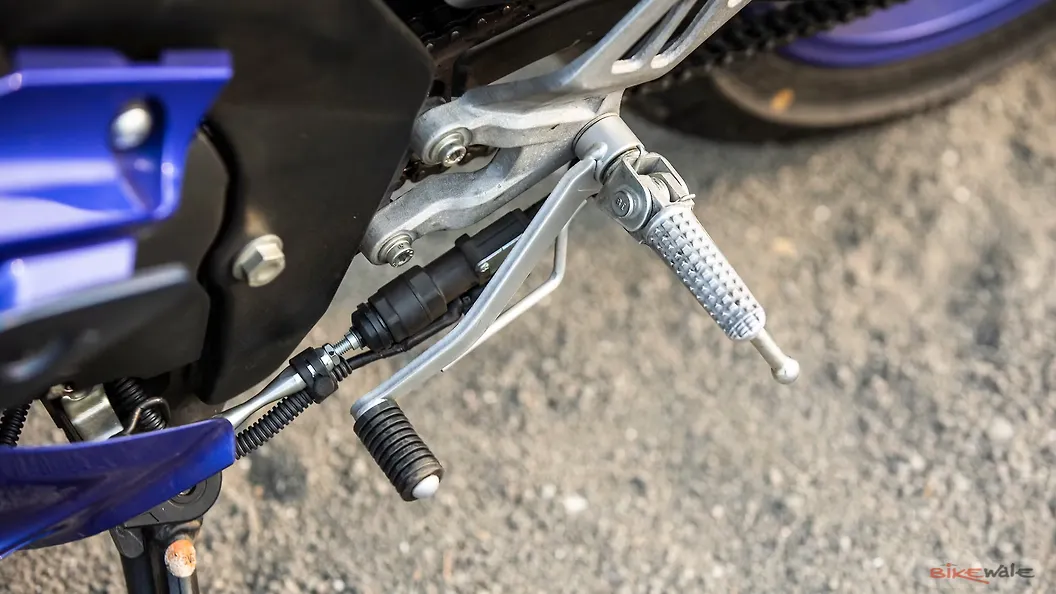 Yamaha R15 V4 Gear Lever Adjustment Image – BikeWale