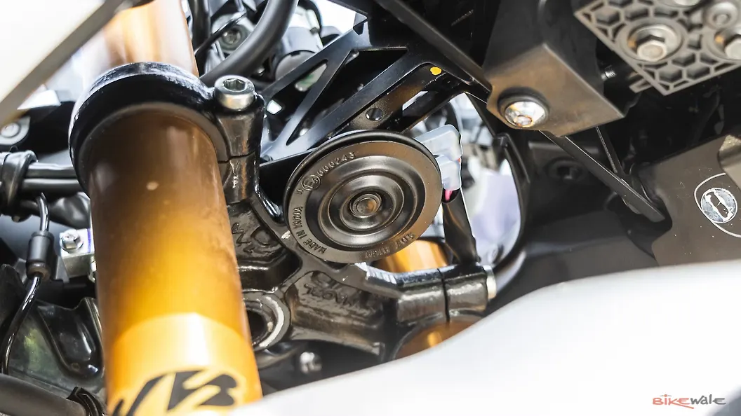 Yamaha R15 V4 Front Alloy Wheel Image – BikeWale