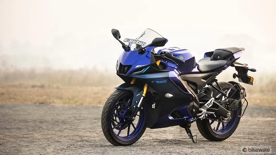 Yamaha R15 V4 Left Front Three Quarter Image – BikeWale