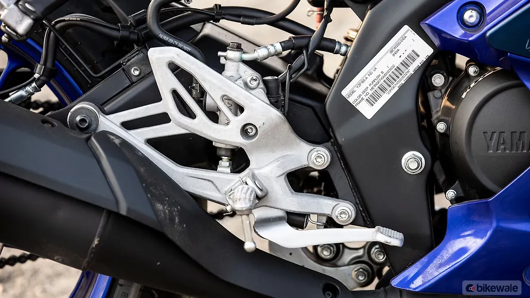Yamaha R15 V4 Rear Brake Lever Assembly Image – BikeWale