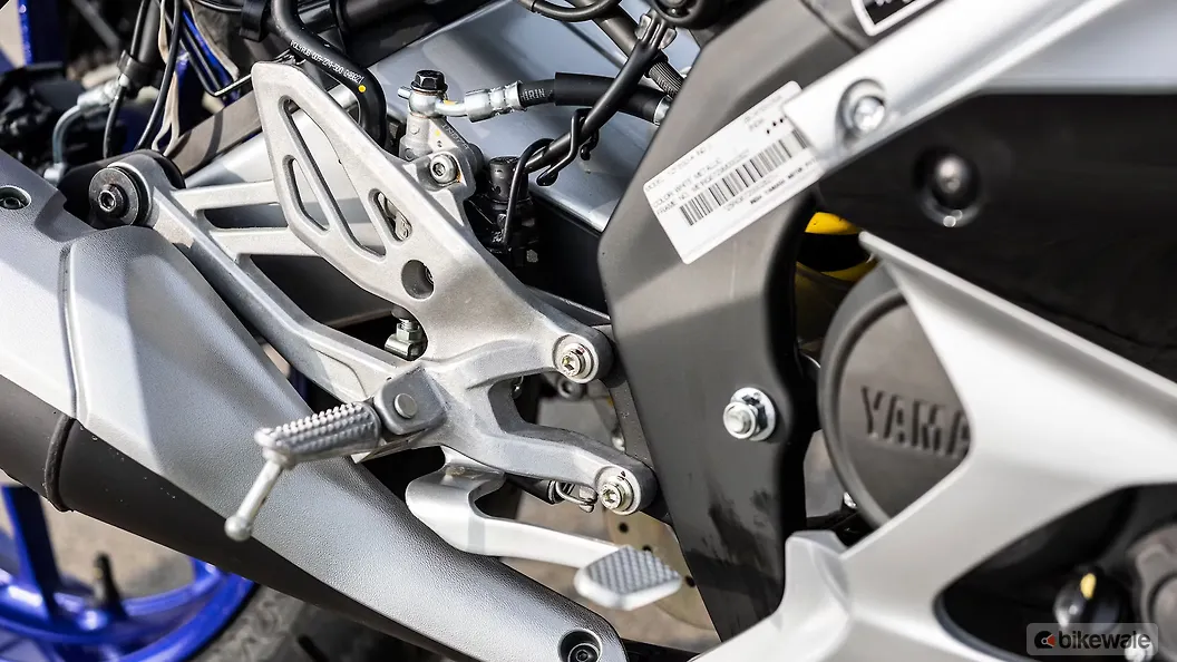 Yamaha R15 V4 Rear Brake Lever Assembly Image – BikeWale