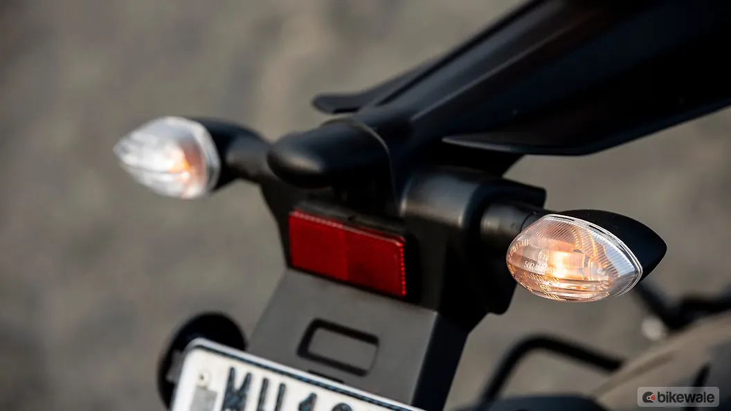 Yamaha R15 V4 Rear Turn Indicators Image – BikeWale