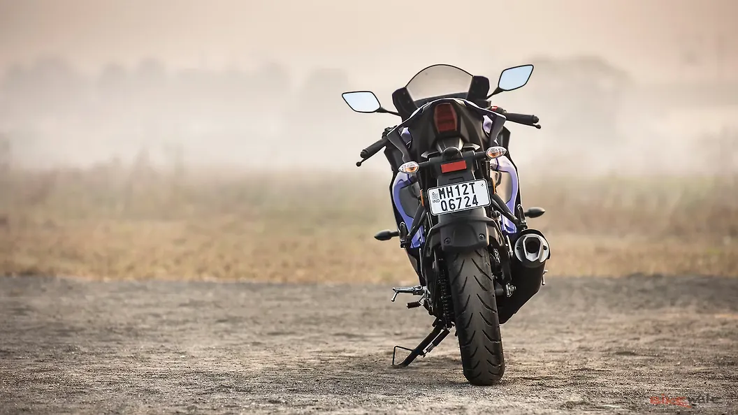 Yamaha R15 V4 Right Rear Three Quarter Image – BikeWale