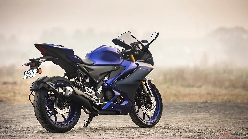 Yamaha R15 V4 Right Rear Three Quarter Image – BikeWale