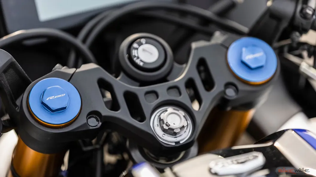 Yamaha R15 V4 Ignition Switch Image – BikeWale