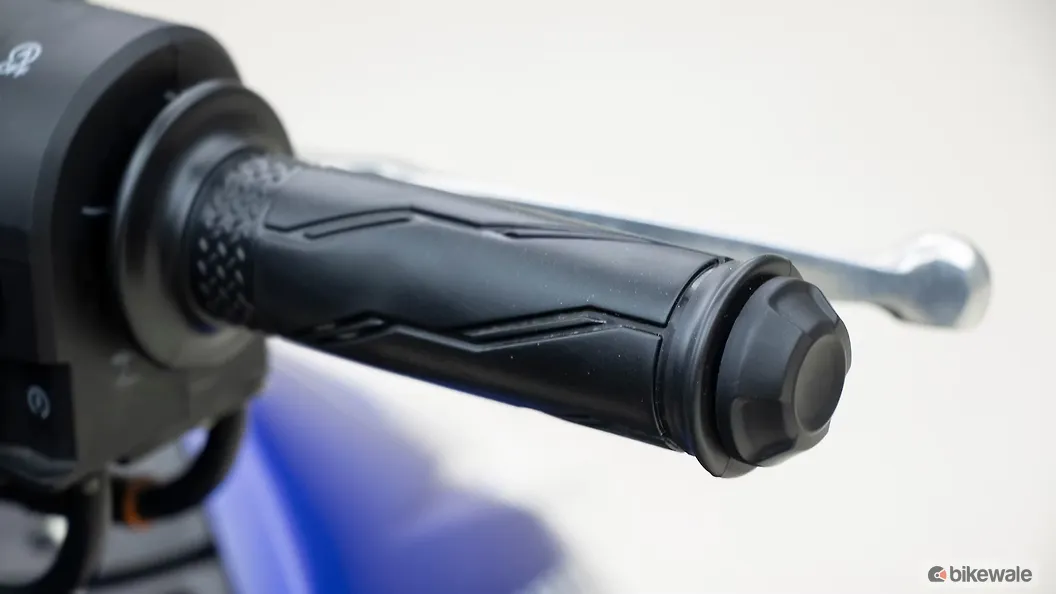 Yamaha Aerox 155 Bar End Weight Image – BikeWale