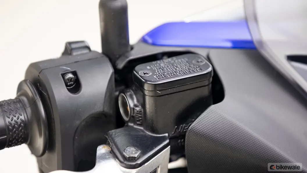 Yamaha Aerox 155 Front Brake Fluid Reservoir Image – BikeWale