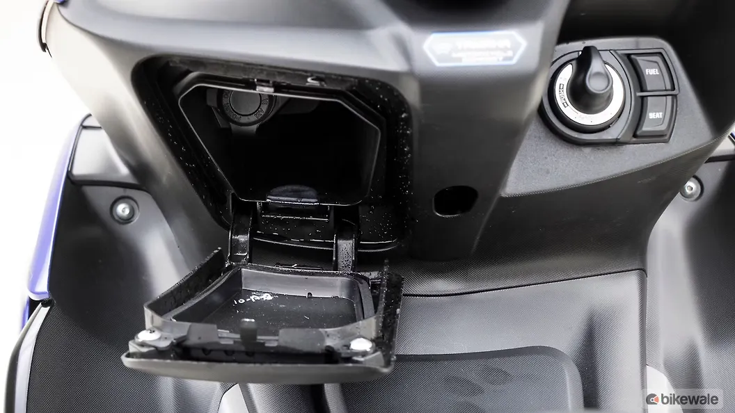 Yamaha Aerox 155 Glove Box Image – BikeWale