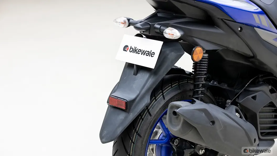 Yamaha Aerox 155 Right Side View Image – BikeWale