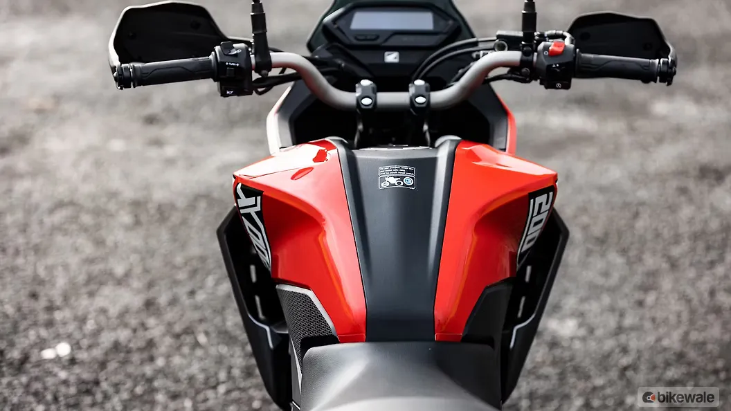 Honda CB200X Fuel Tank Image – BikeWale