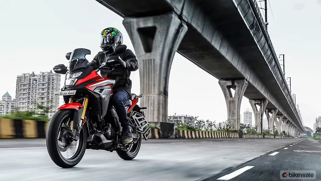 Honda CB200X Left Front Three Quarter Image – BikeWale
