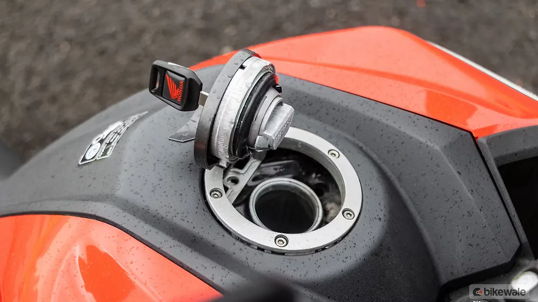 Honda CB200X Fuel Tank Image – BikeWale