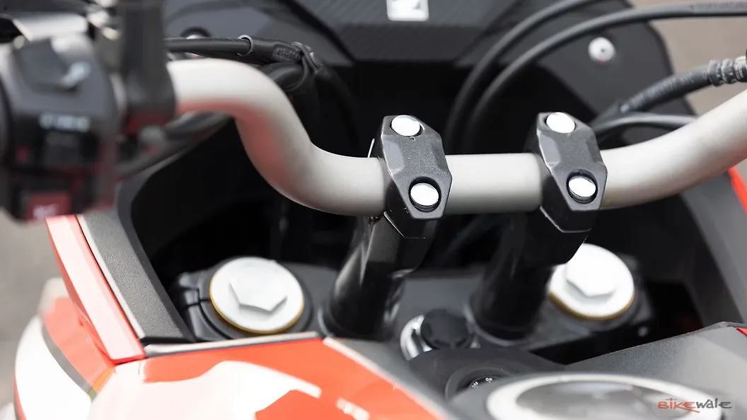 Honda CB200X Bar End weight Image – BikeWale